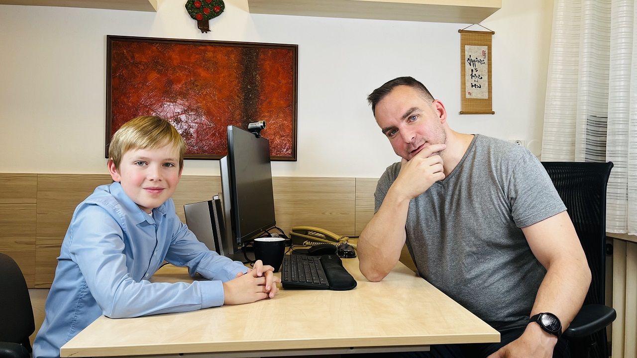 Psycholog o mikulášské tradici a strašením čerty | Stream